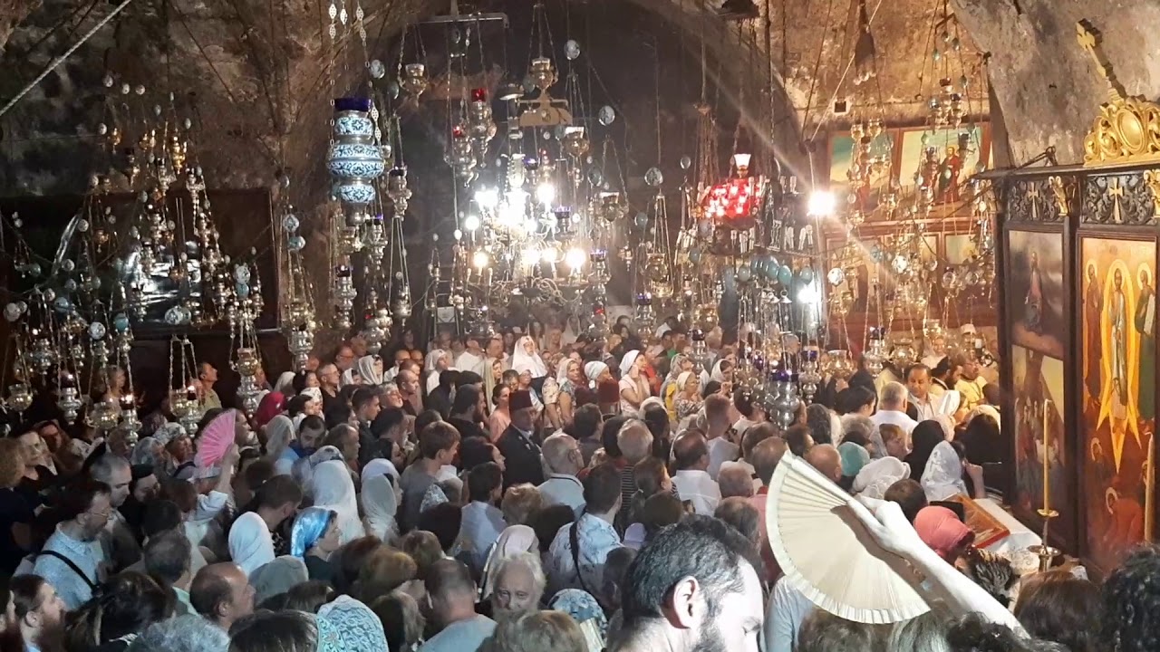 στον ταφο της θεοτοκου στην γεσθημανη για την εορτη της - YouTube