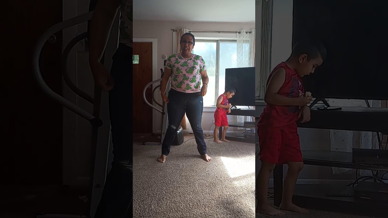 Mac Chicken Dance - YouTube