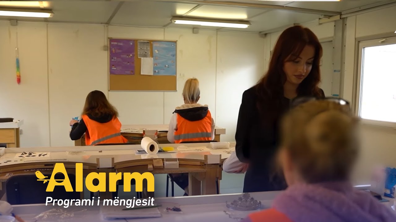 Filigrani, puna të cilin gratë e mësuan në burgun e Lipjanit - YouTube