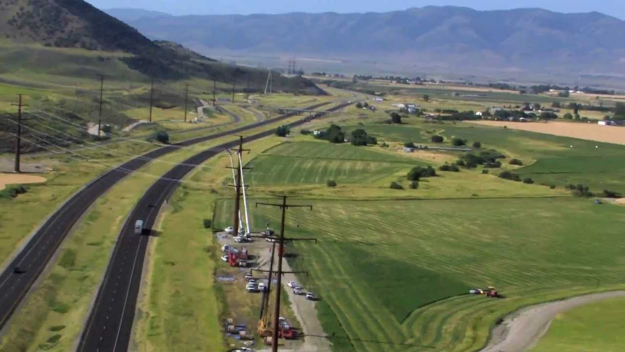 Henkels & McCoy - Helicopter view of 345 kV Transmission Line - YouTube