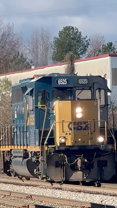 CSX #6525 GP40-3 single engine heads for Palmer Yard - YouTube