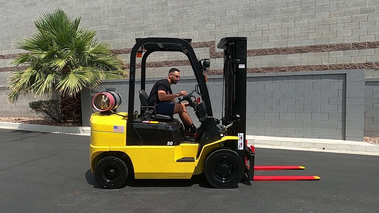 UTILEV UT25P 5,000lb LP (Propane) #859M - Forklift for Sale - YouTube