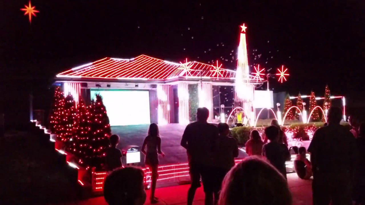 Christmas Light Show with Star Trek & Star Wars theme in Canberra - YouTube