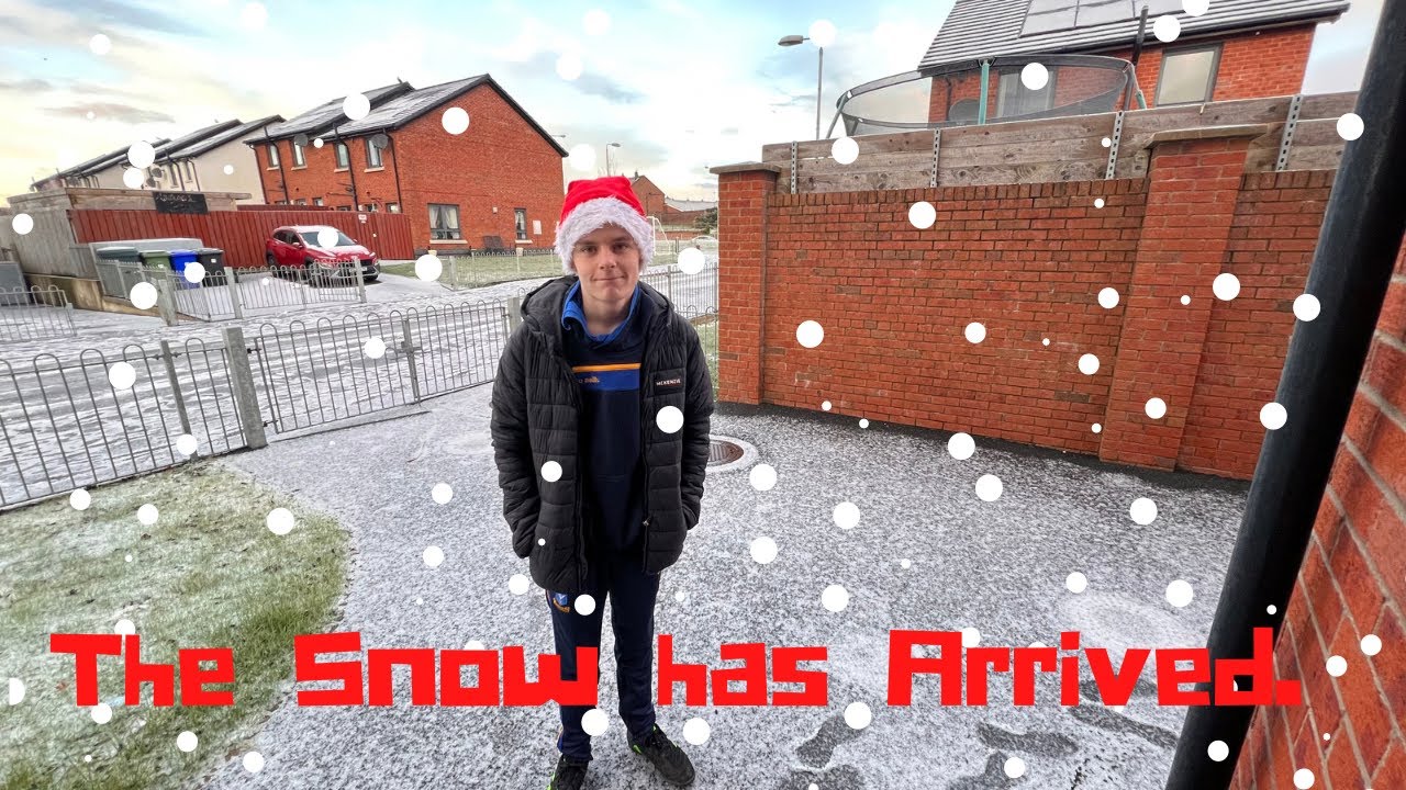 THE SNOW HAS ARRIVED! ️☃️ - YouTube