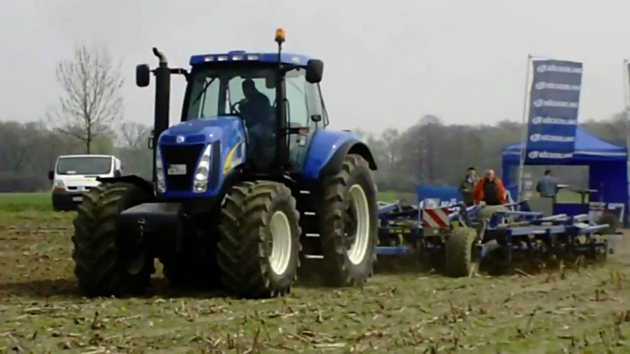 New Holland T 8040 in Aktion . - YouTube