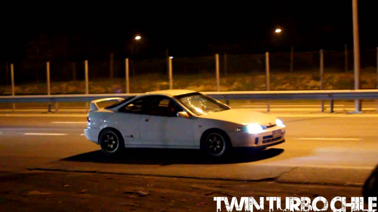 Honda Integra DC2 Type-R Acceleration & Rolling - YouTube