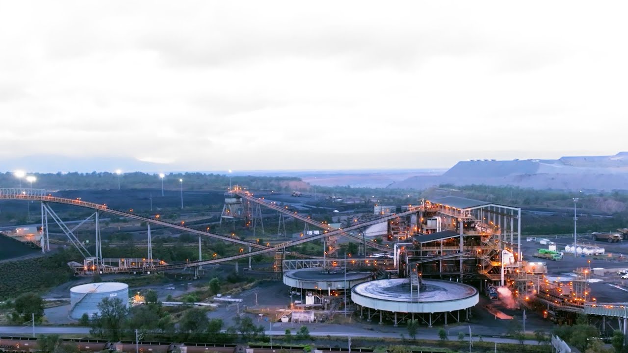 Overview of Whitehaven Coal’s Blackwater and Daunia mines - YouTube