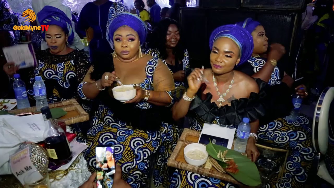 CAN SOMEBODY TELL US WHAT IYABO OJO & DAYO AMUSA WERE EATING IN THIS ...