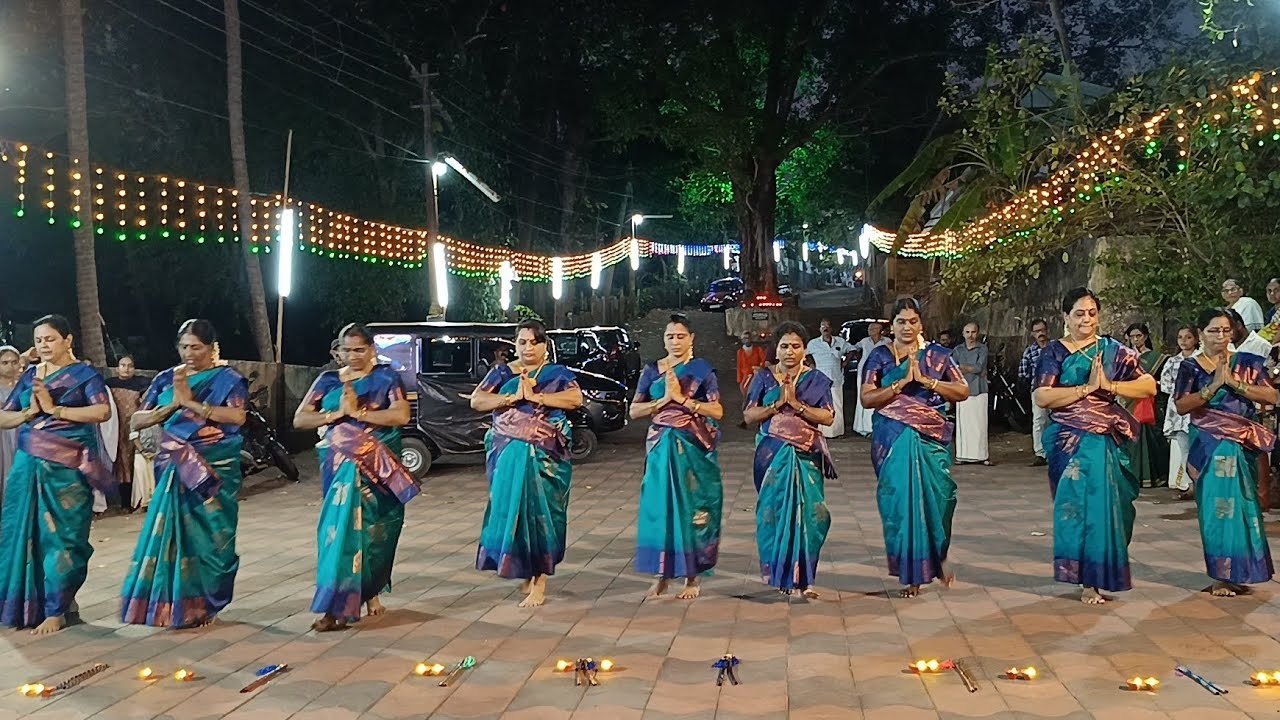 Fusion Dance by Aathira Thiruvathirakali team #fusiondance - YouTube