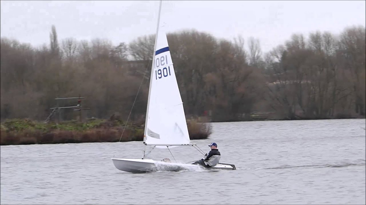Tamworth Sailing Club - Streaker sailing - YouTube