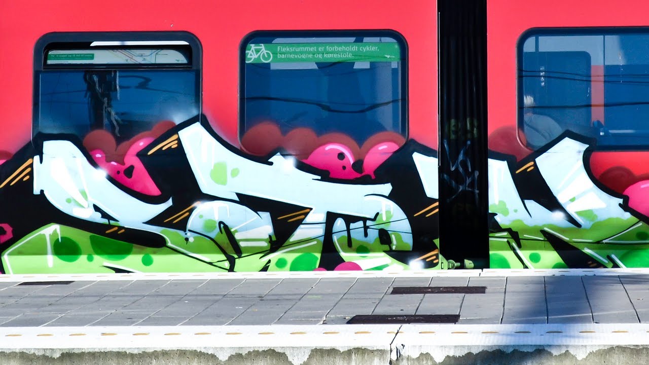 Running in Copenhagen (HD) 2 (s-tog) - YouTube