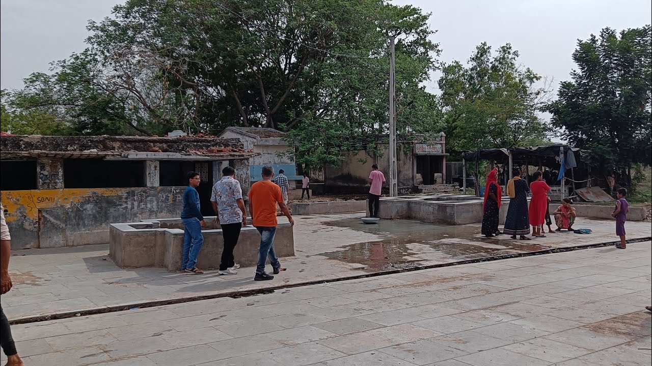LASUNDRA KUND,GARAM AUR THANDE PANI KE KUND AUR RAM MANDIR, NEAR DAKOR ...