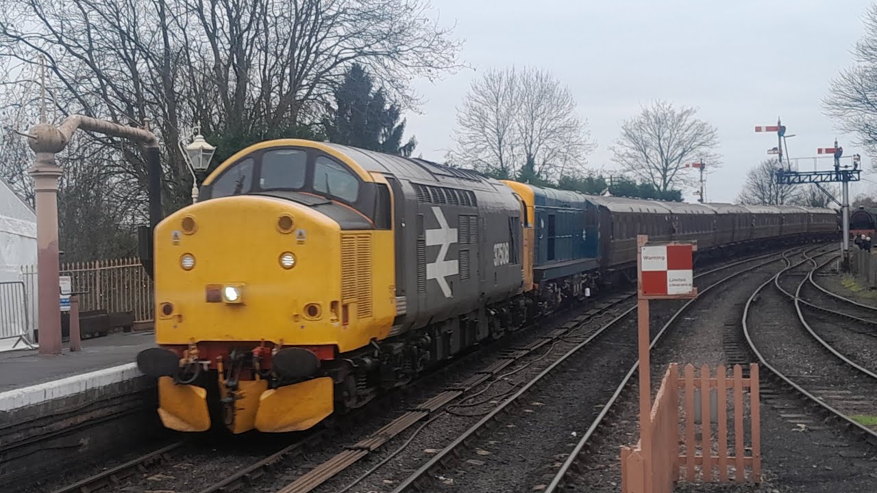 37508 + 20048 + (GWR Tank 1450) approach Bridgnorth working 11.38 ...