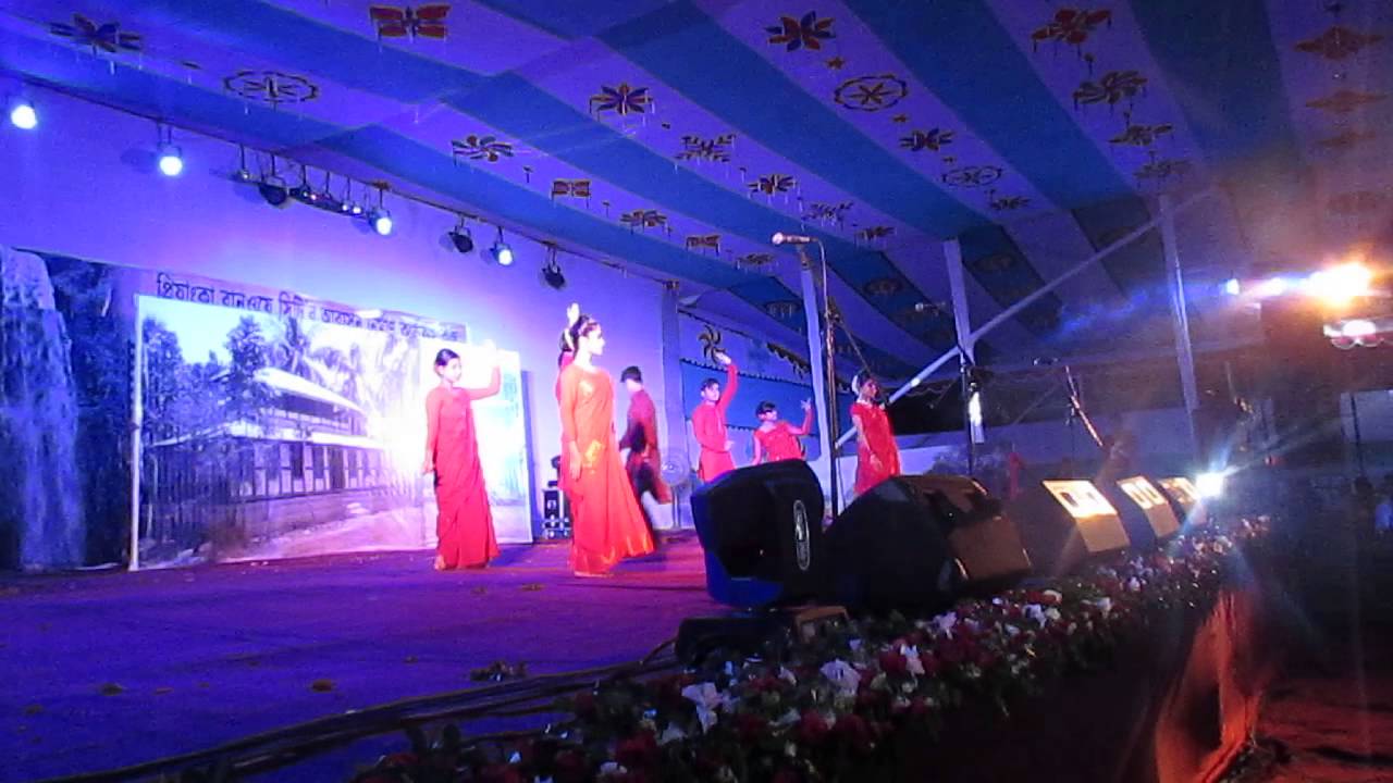 Saheed anwar girls collage girls performance - YouTube