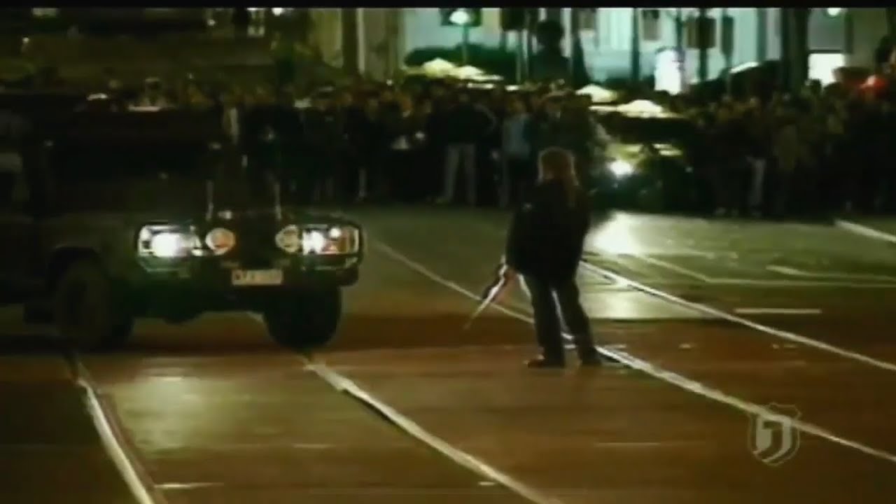 Melbourne Medieval Sword Standoff - YouTube