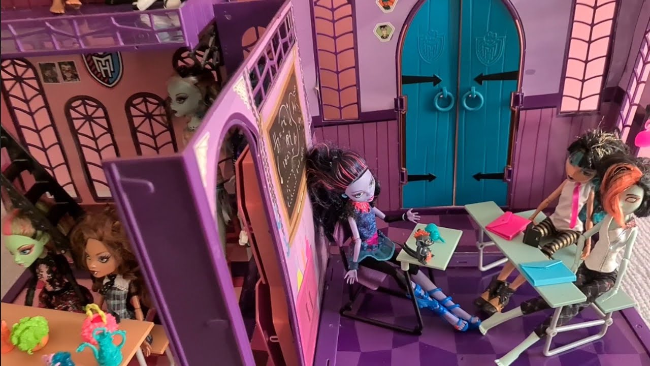 | Monster High school playset tour - YouTube