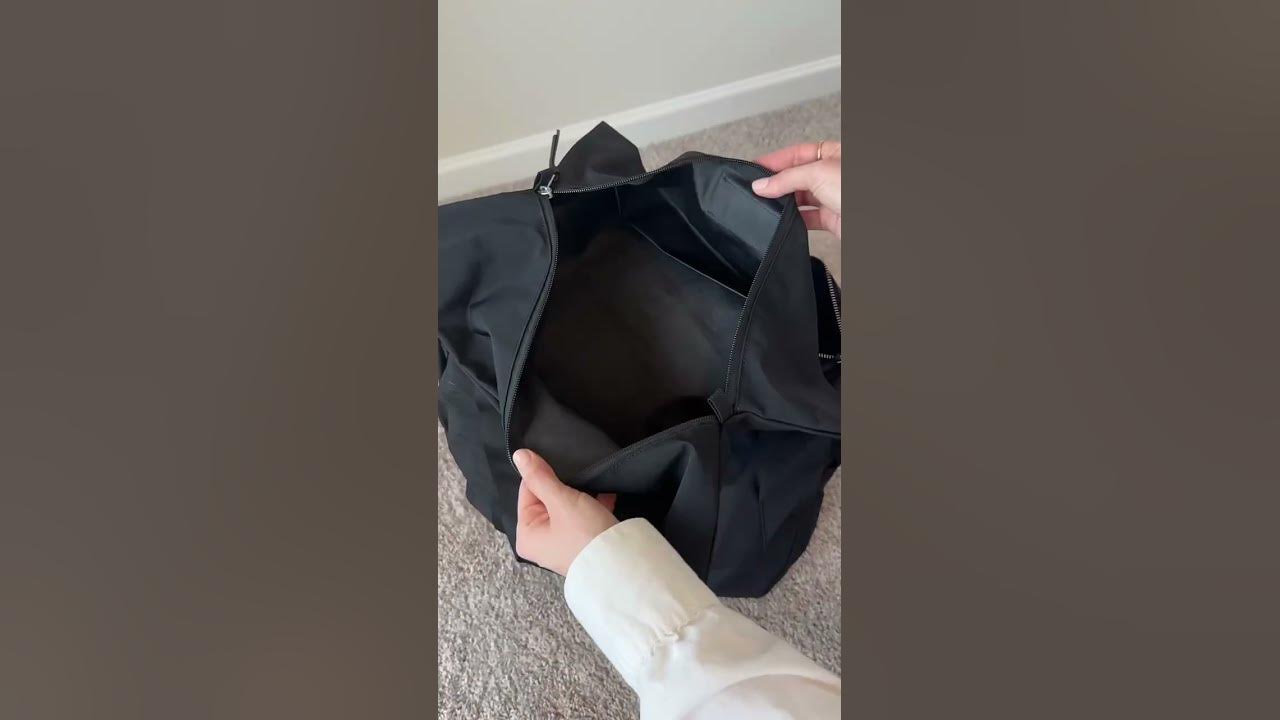 Embark on a packing journey with Cubo and Niru's 24H Overnighter, your ultimate travel ...