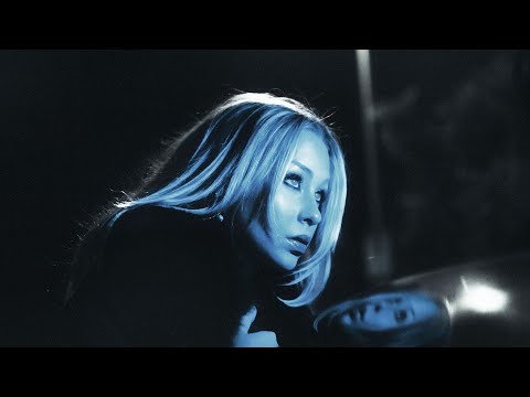 Leyla Blue - latenight [Lyric Visualizer]