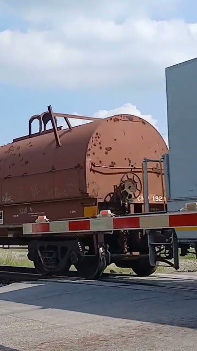 UP 8049 Lead Manifest Train #unionpacific - YouTube