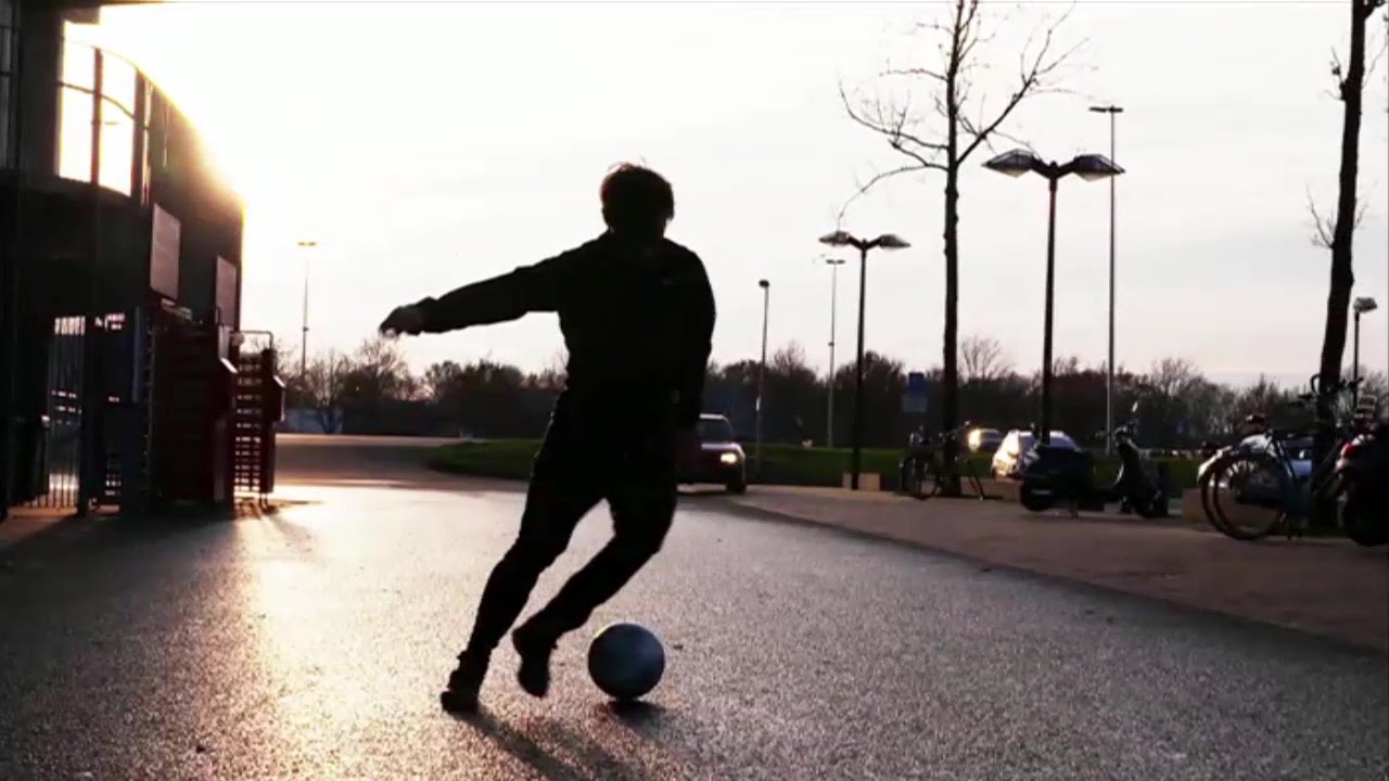 Freestyle Soccer motion capture - MOTD Kickabout - YouTube