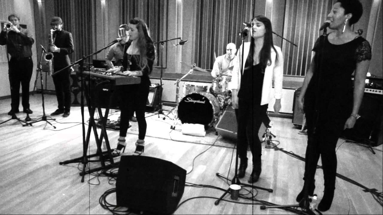 NICKY EGAN "I Tried" B-sides LIVE from the Gibson Showroom - YouTube