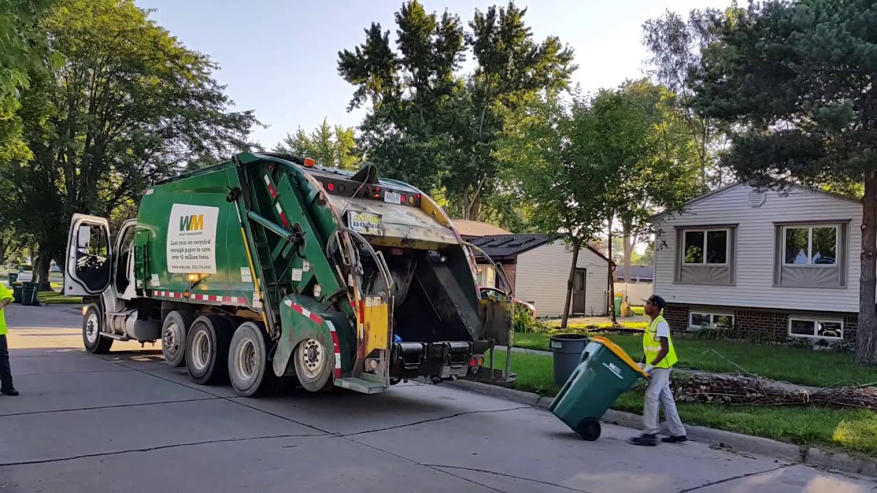 Waste Management: Freightliner M2 112/ McNeilus Tag-Axle Rear Loader ...