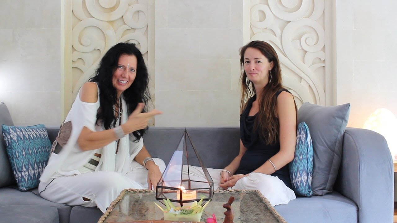 Diving into the Present Sense - with Robyn Lynn - YouTube