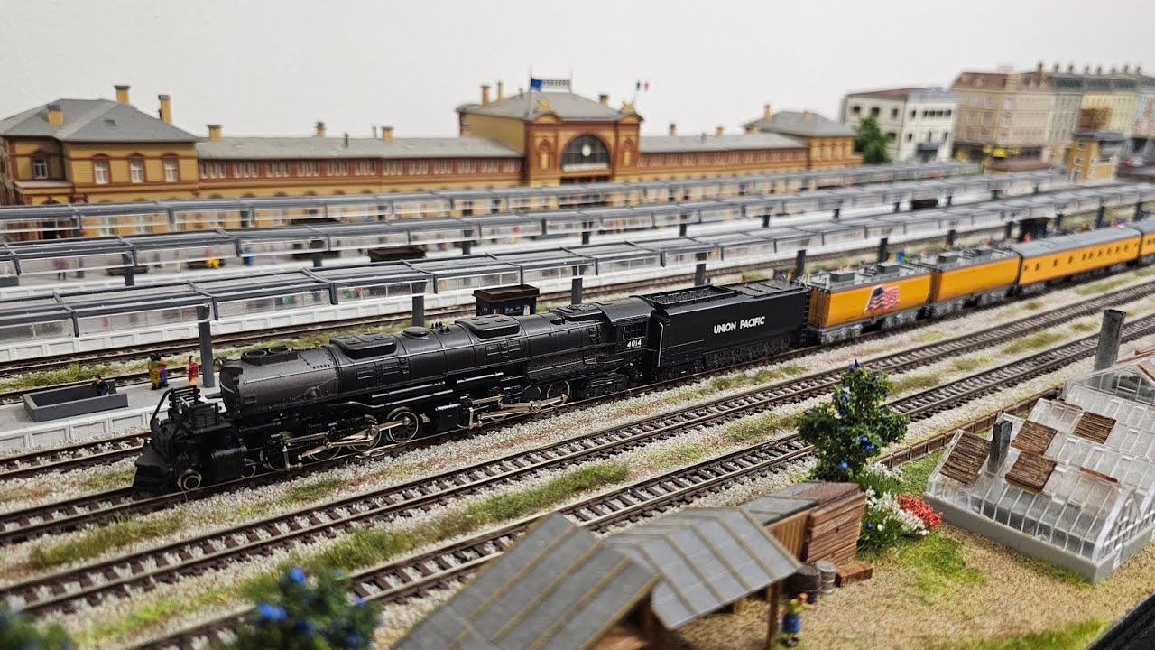 Big Boy 4014 Rivarossi N Scale Locomotive with Union Pacific Excursion ...