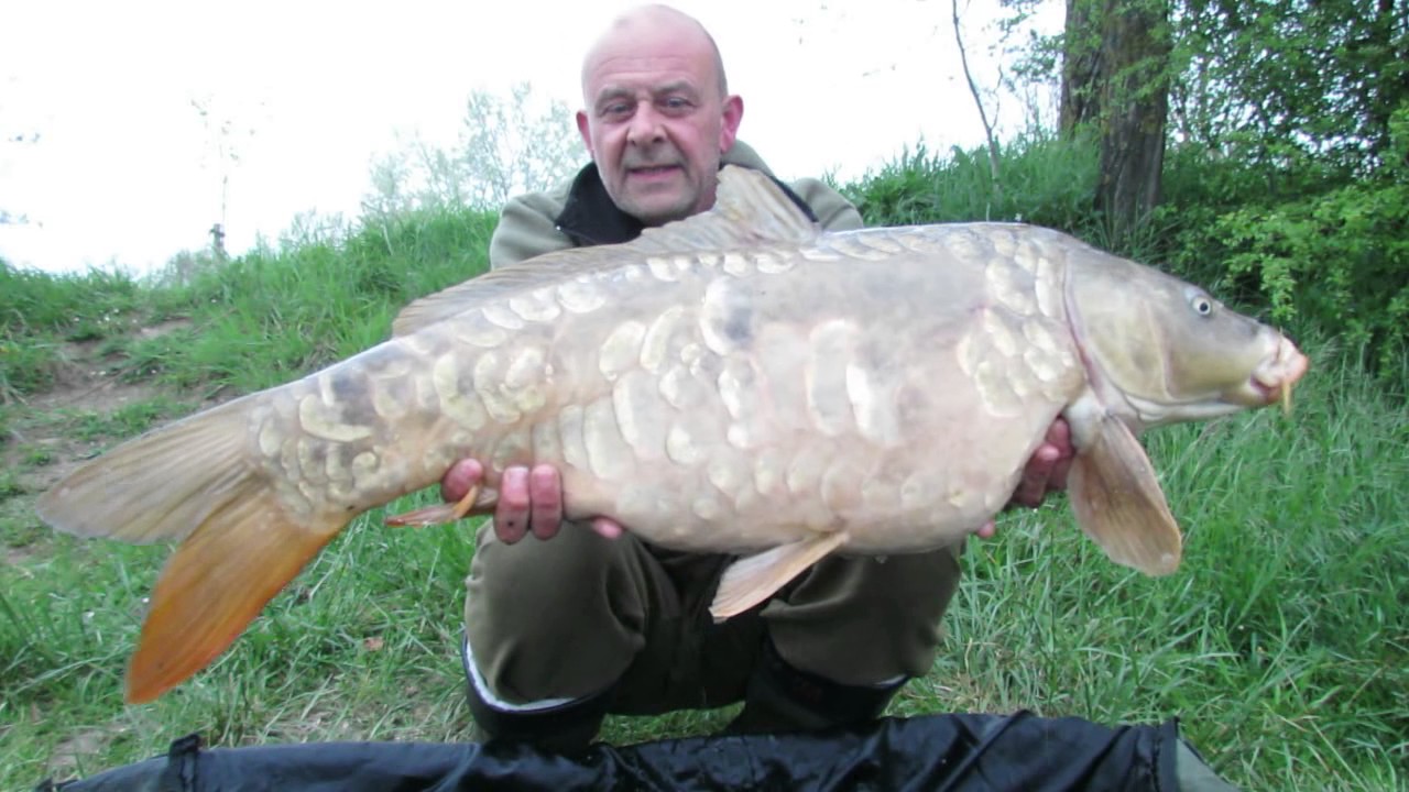 Carp fishing in France - Big French public lake - Video 2 Pêche de la ...
