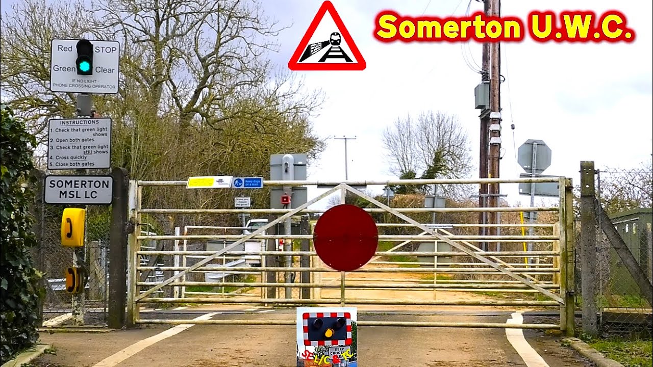 Somerton (User-Worked) Level Crossing, Oxfordshire - YouTube