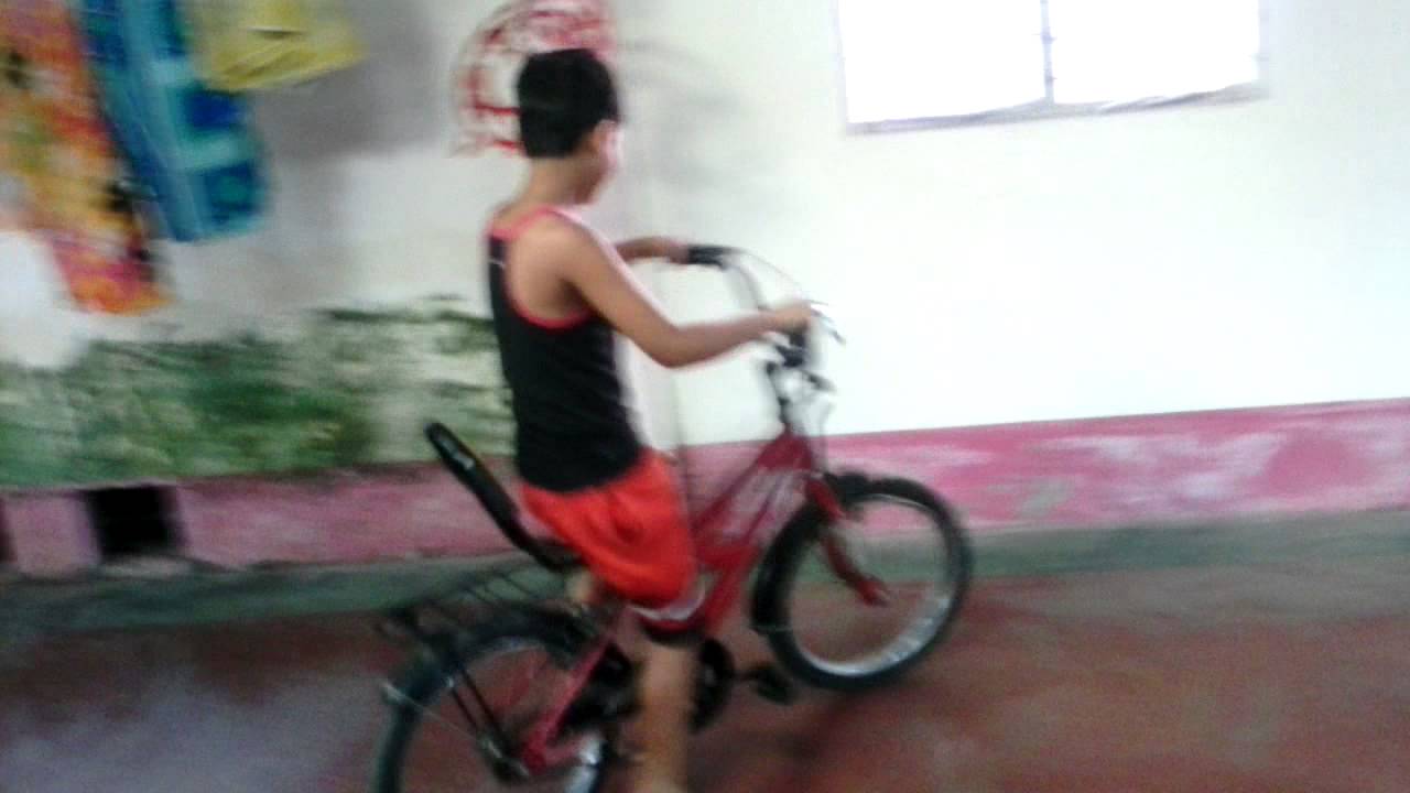 Ayush trying hard to learn cycling. - YouTube