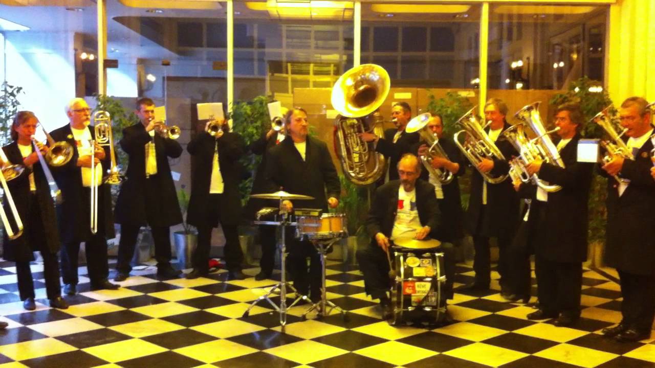Spectacle_le piston circus - YouTube