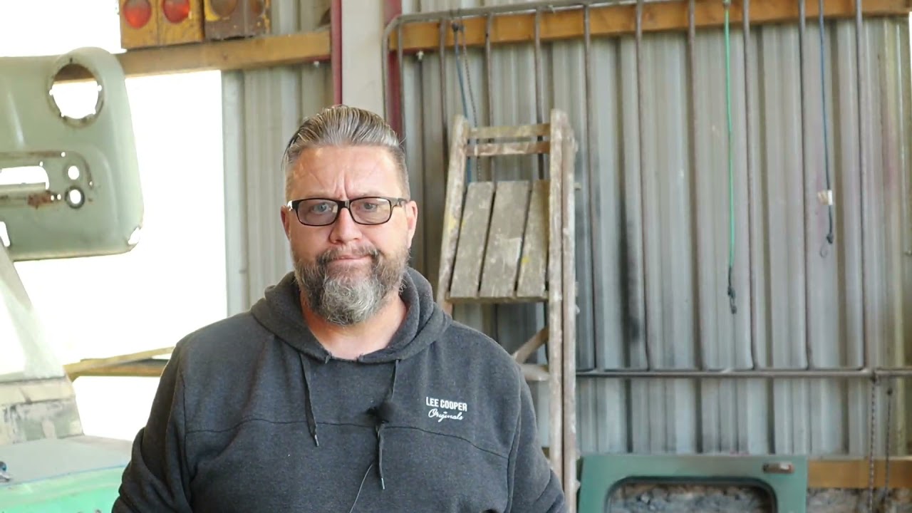 WHITBY MORRISON ICE CREAM VAN ENGINE BUILD..EPISODE 2. - YouTube