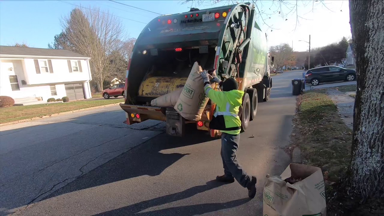 Waste Management rear loader 311686 part 1 Heavy leaf route - YouTube