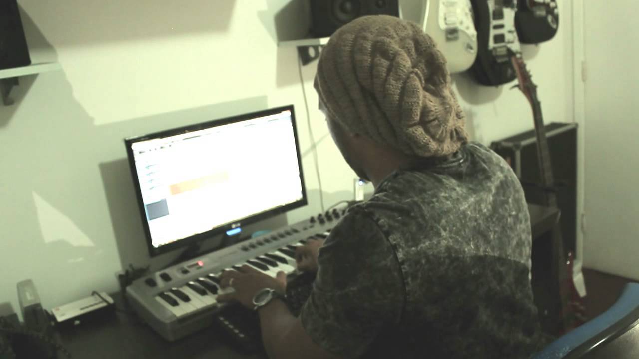 Tirando um som no controlador M-audio Radium 49 (Claucilei Santos ...