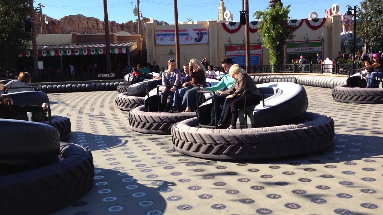 Luigi's Flying Tires ride - YouTube