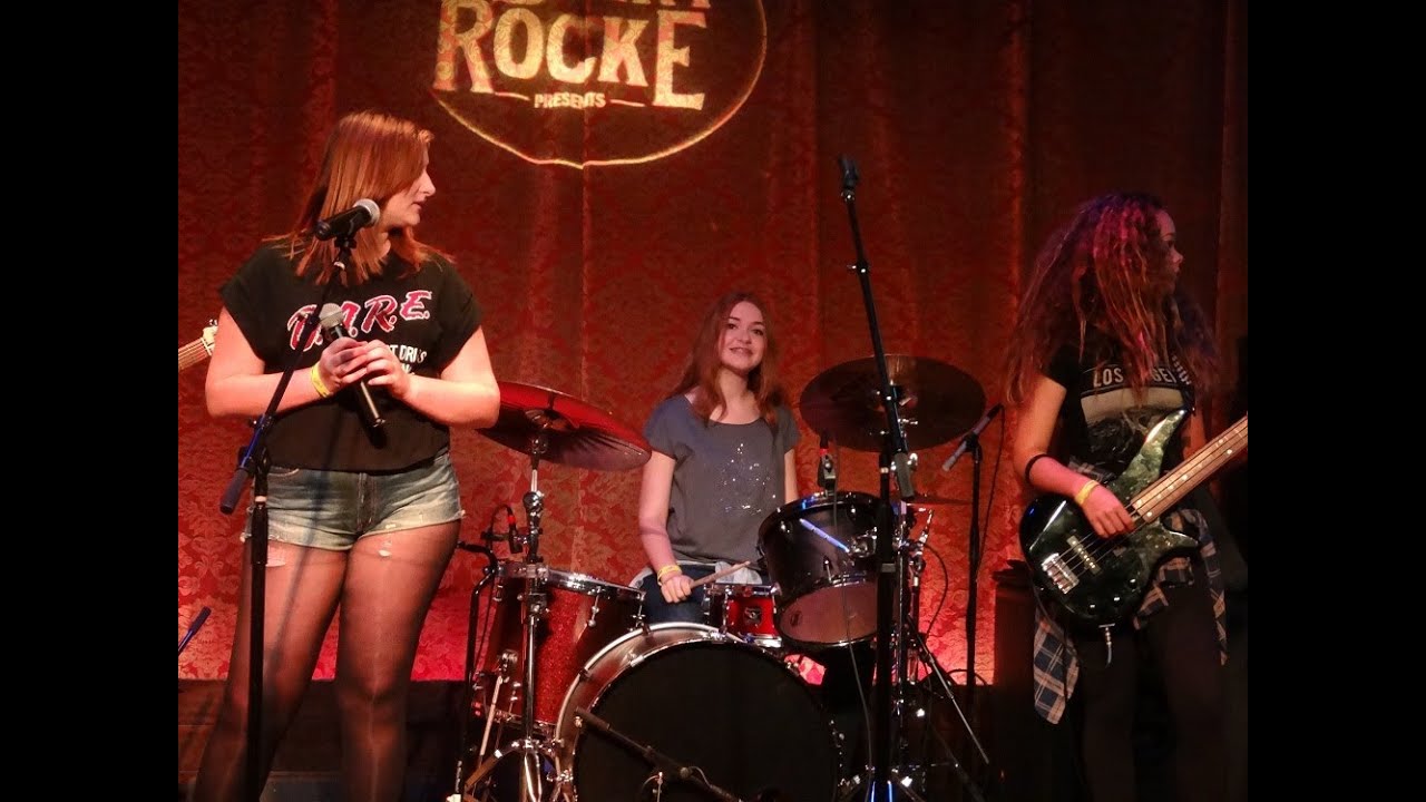 Androphobia featuring Samantha, Amanda, Lilly, Soleil and Erika - YouTube