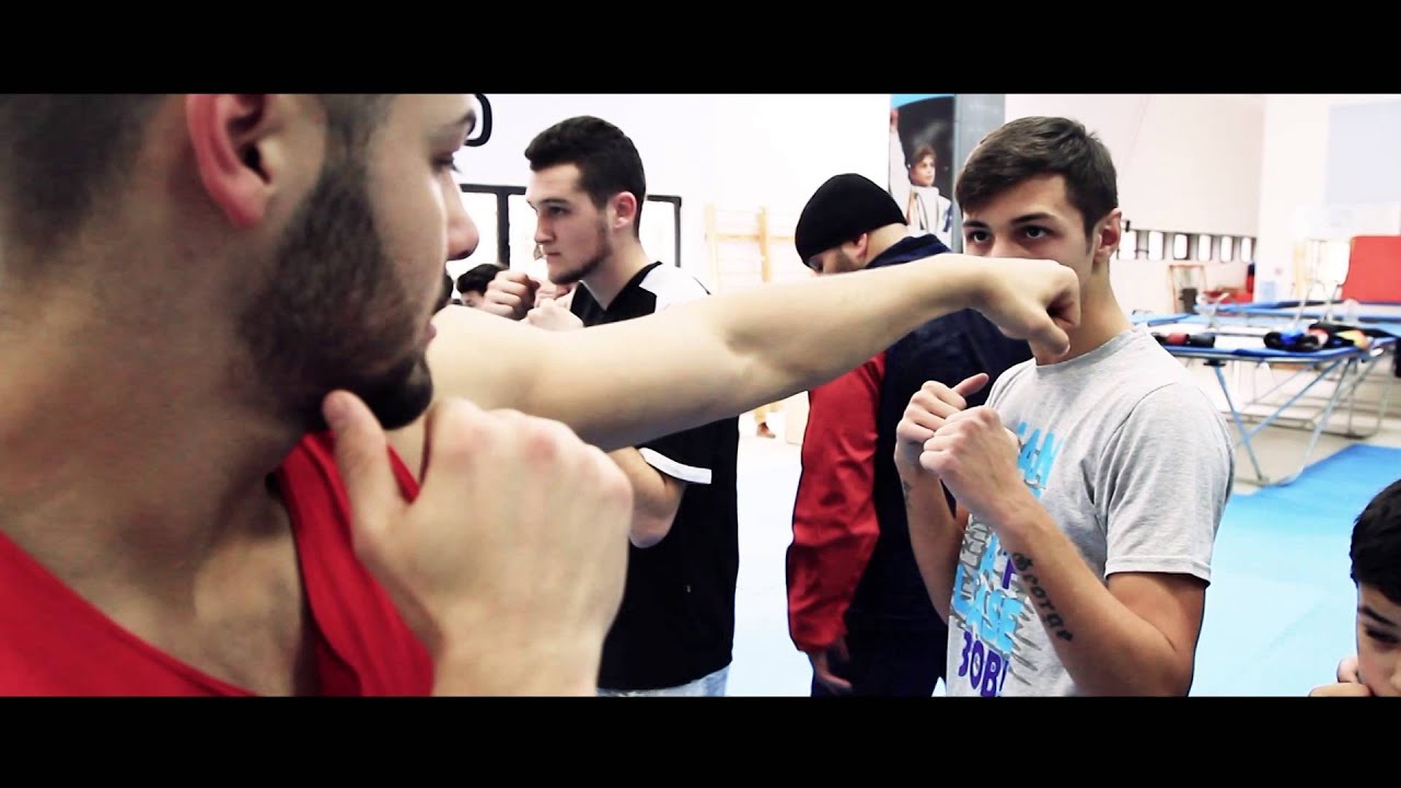 Antrenamente Box Gladiator - YouTube