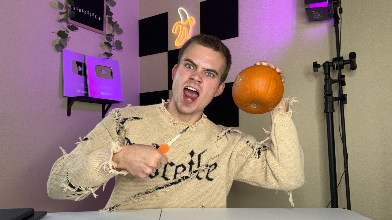 My experience on the lol podcast while carving a pumpkin!🎃 - YouTube