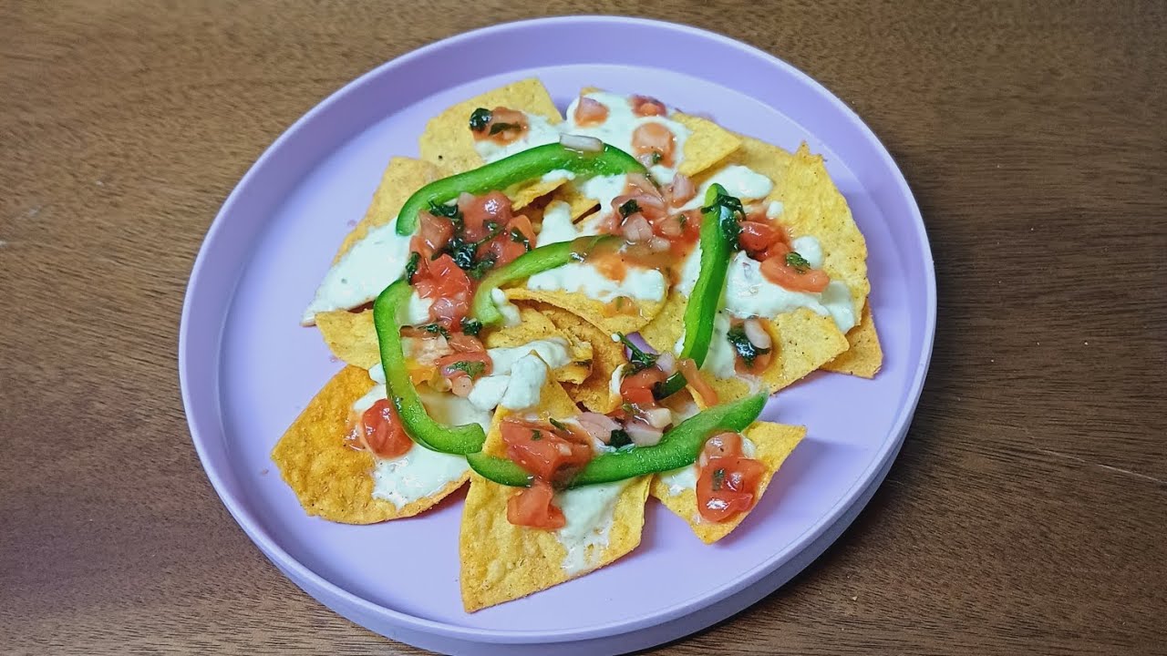 Cheesy Nachos with Salsa sauce recipe / Tasty Starter recipe - YouTube