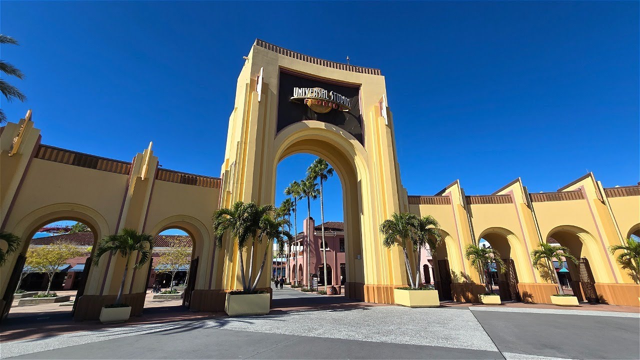 NEW Universal Studios Entrance Music Loop 2025 | Live Recording - YouTube