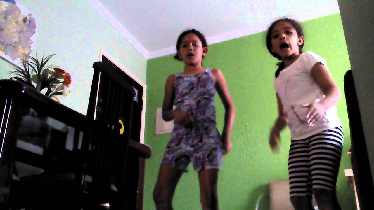 Dançando ft Beatriz Rodrigues. De Carvalho - YouTube