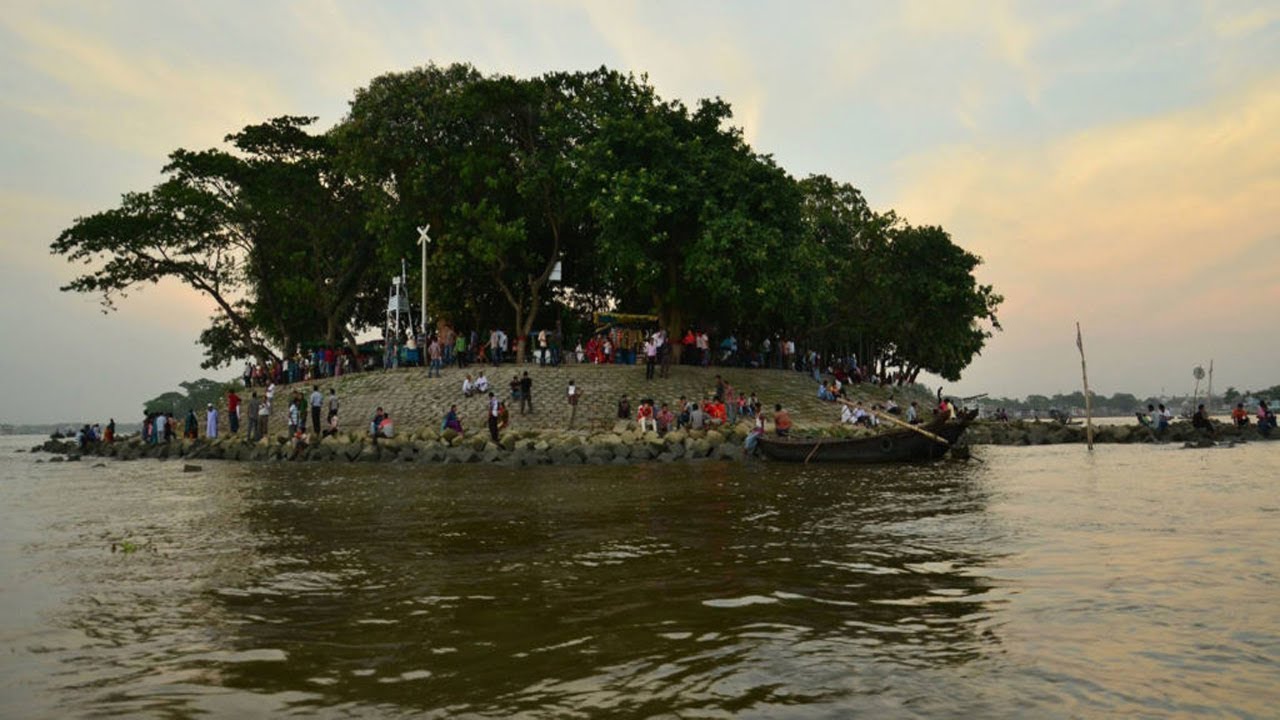 Beautiful Meghna and Dakatia River, Chandpur Town - YouTube