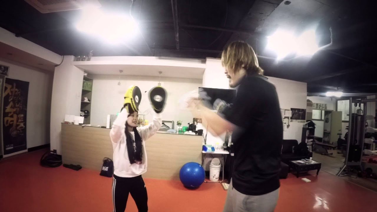 ROAD FC 030 CHOI HONG MAN TRAINING WITH LEE YE JI - YouTube