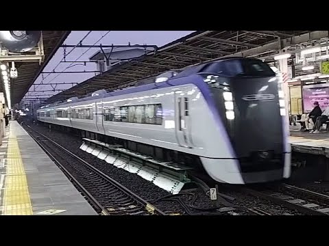 [ジョイント音最高！]E353系 S120編成 特急かいじ39号甲府行が中野駅6番線を通過するシーン - YouTube