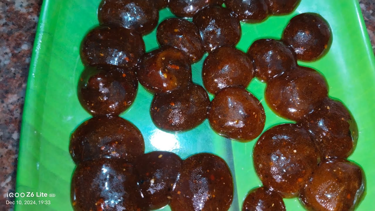 Homemade easy vicks chocolate ! घर पर बनाए विक्स चकलेट - YouTube