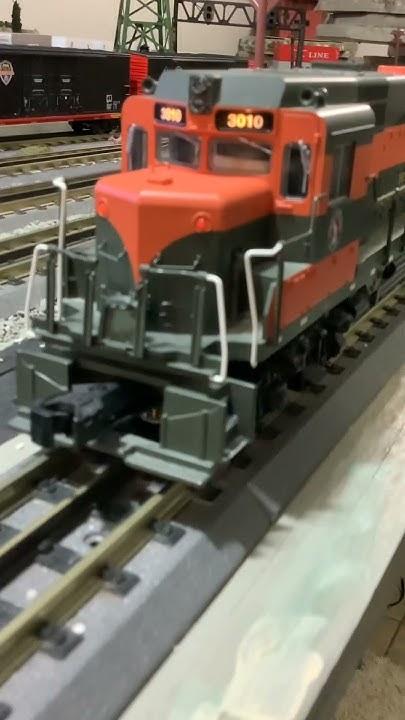 Two GP30s building air pressure for the consist! - YouTube