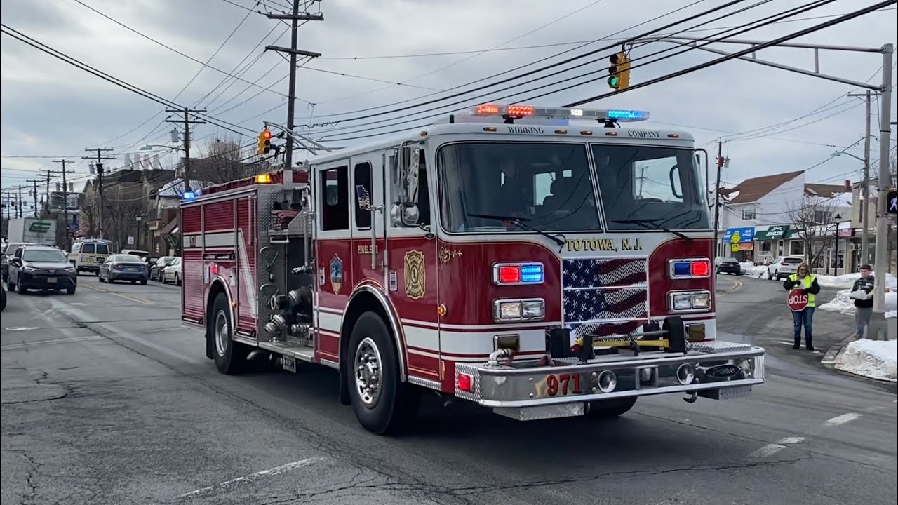 Totowa NJ Fire Department Engine 971 Responding on Union Blvd at Totowa ...