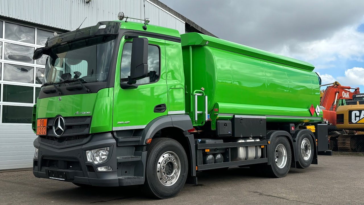 MB Actros 2546 Esterer Tankaufbau #truck #mercedes #fuel - YouTube