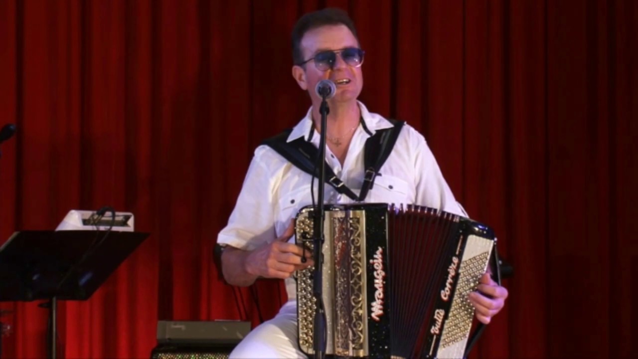 UN P'TIT AIR DE PARIS - Pierre ANDRE - YouTube